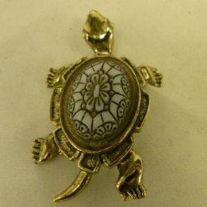 Jewelry | Vintage Turtle Pin | Poshmark